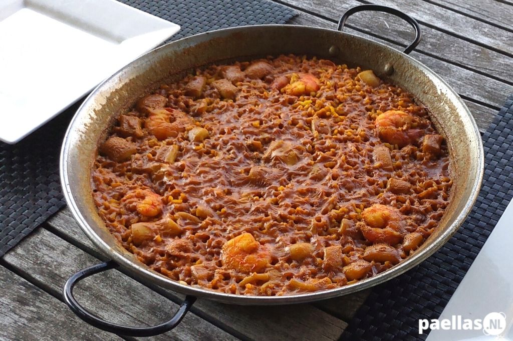 Paella del Senyoret - Paella met gepelde garnalen en inktvis - Paellas.NL